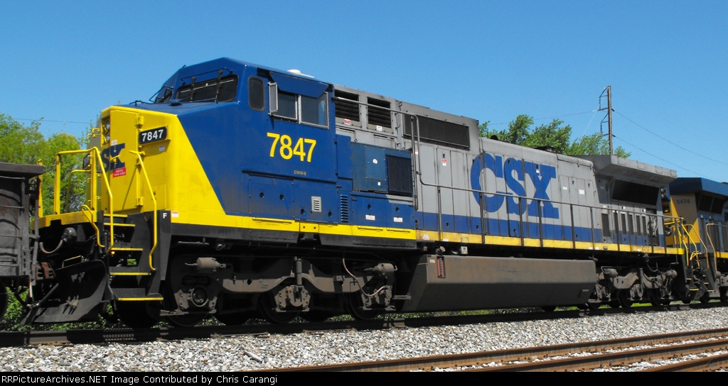 CSXT 7847 on Q438-28